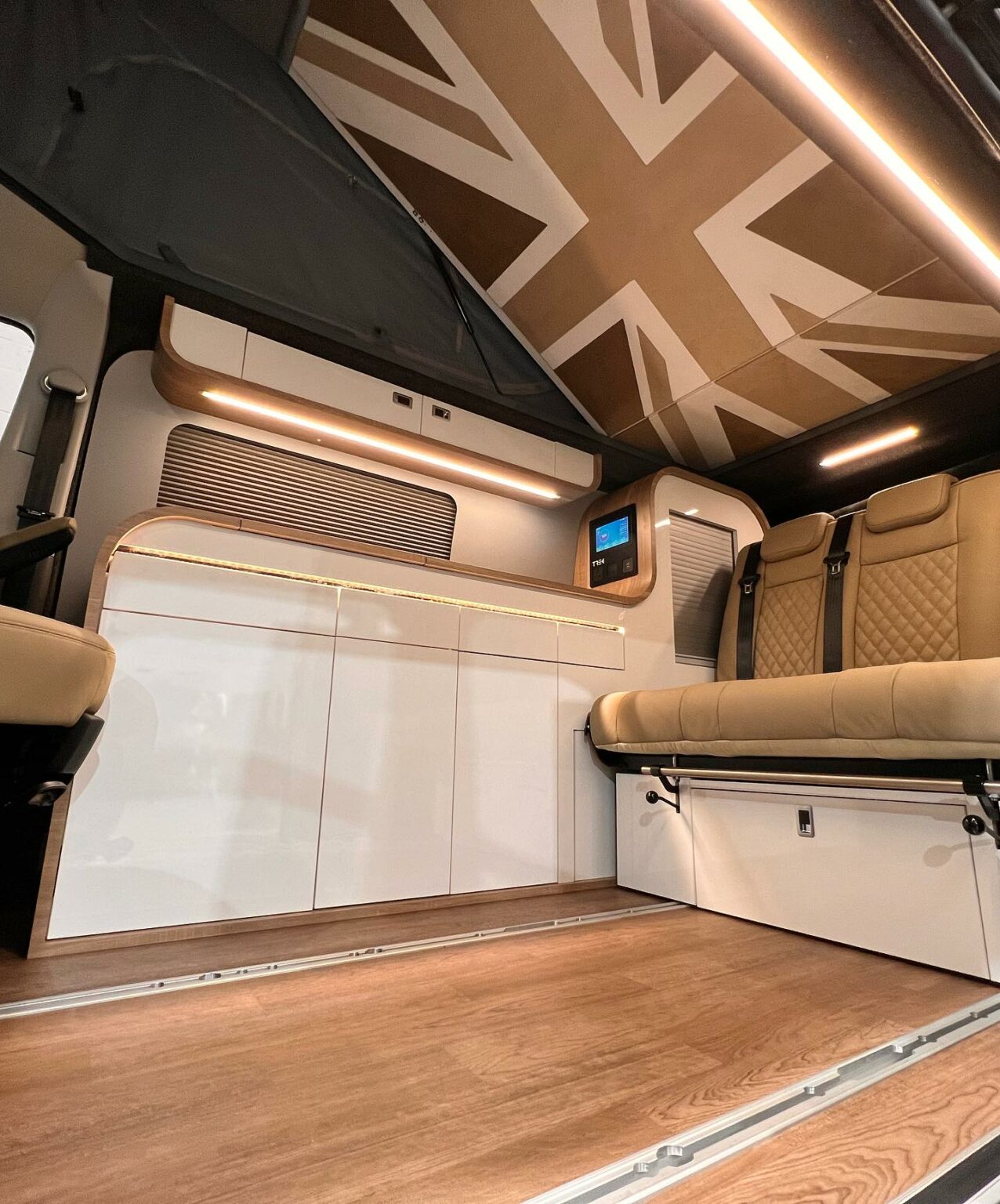 VW Transporter T6.1 Infinity SWB - OX RV